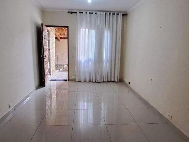 Casa à venda em Centreville, Santo André – 2 dormitórios, 1 suíte, 1 vaga, frente