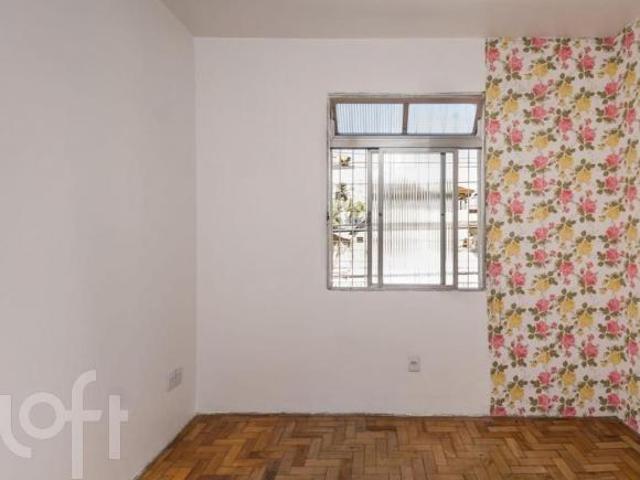 Casa à venda em Centro com 132 m², 4 quartos