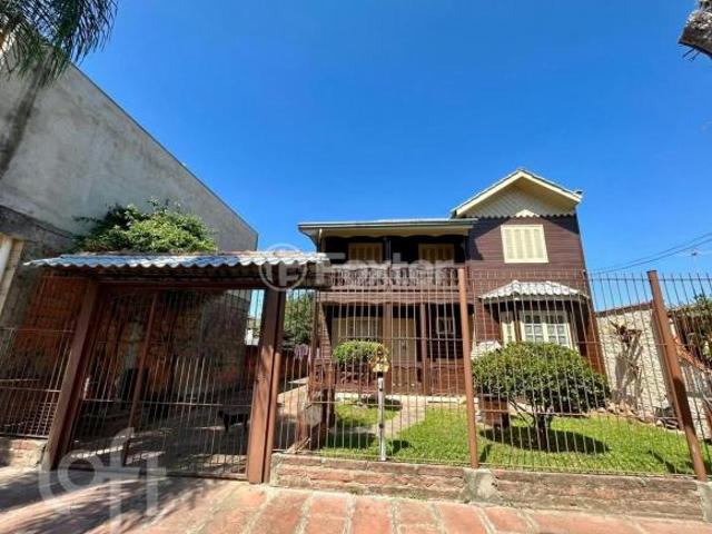 Casa à venda em Centro com 162 m², 3 quartos, 2 vagas