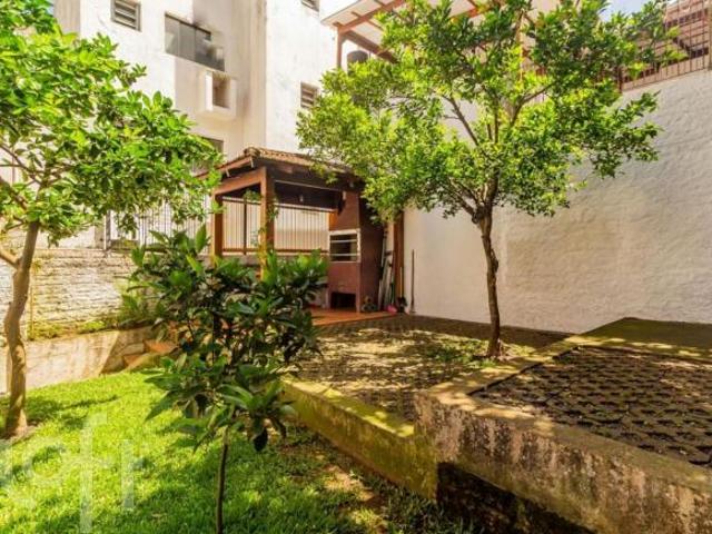 Casa à venda em Centro com 226 m², 3 quartos, 2 vagas