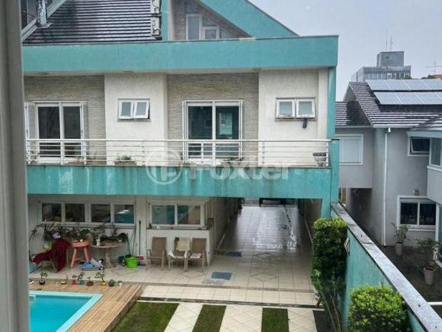 Casa à venda em Centro com 300 m², 5 quartos, 5 suítes, 8 vagas