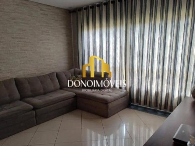 Sobrado amplo com 215 m², 3 dormitórios, Bairro Ceramica, SCS