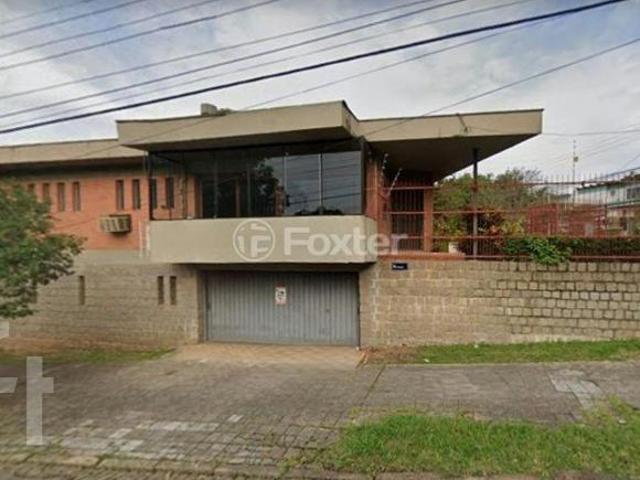 Casa à venda em Chácara das Pedras com 408 m², 5 quartos, 3 suítes, 4 vagas