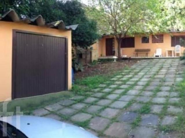 Casa à venda em Chácara das Pedras com 435 m², 3 quartos, 1 suíte, 6 vagas
