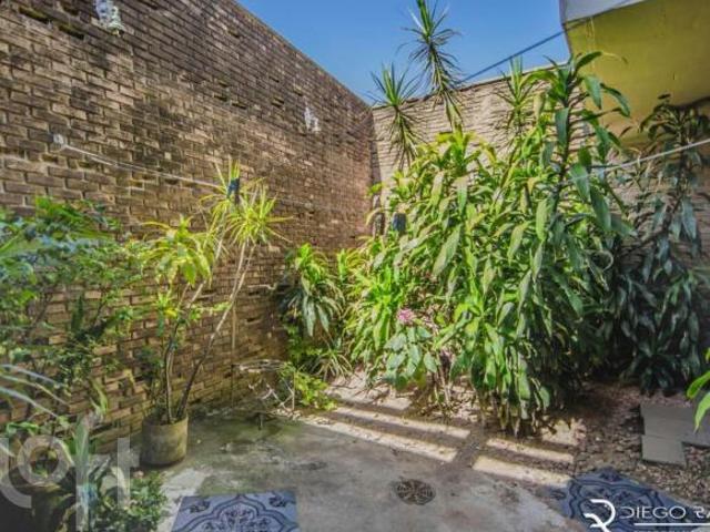 Casa à venda em Chácara das Pedras com 457 m², 4 quartos, 1 suíte, 9 vagas