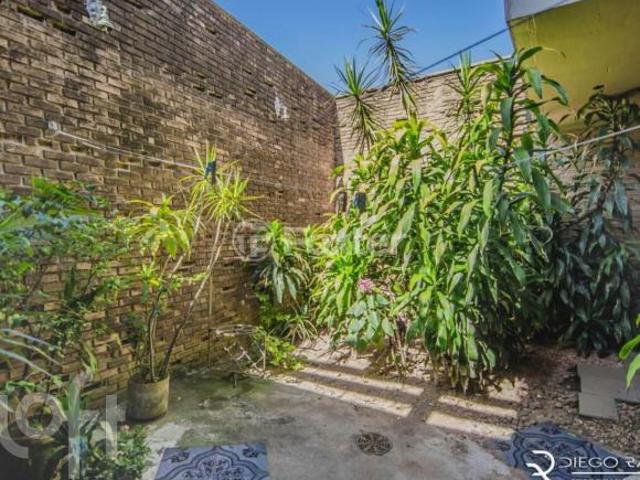 Casa à venda em Chácara das Pedras com 457 m², 4 quartos, 1 suíte, 9 vagas