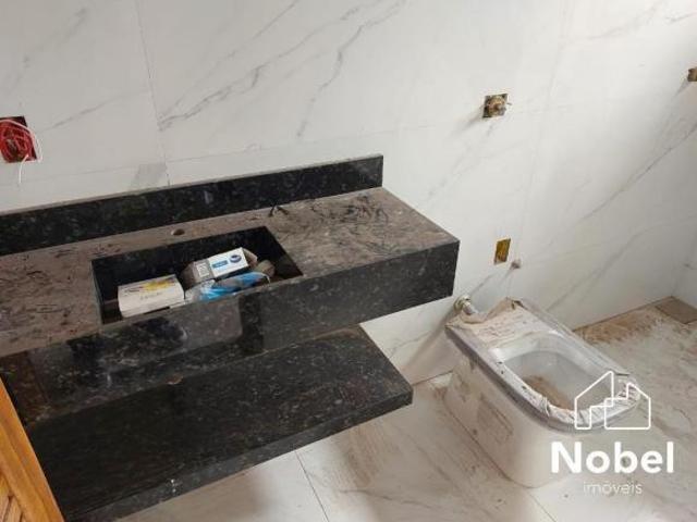 Casa à venda em Cianorte PR, no Condomínio Res. Villa Viccenza, com 3 suítes, 2 salas e 196,42 m² de