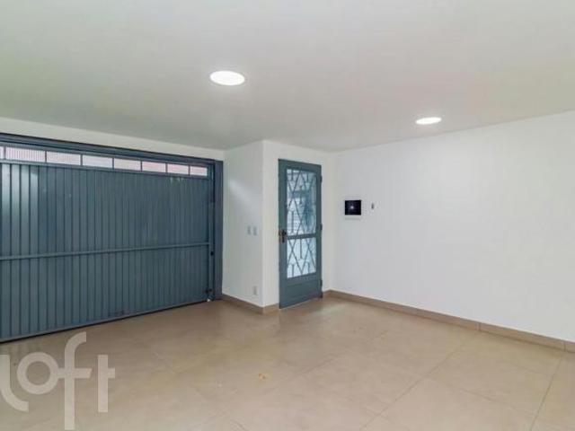Casa à venda em Cidade Baixa com 100 m², 3 quartos, 1 suíte, 1 vaga
