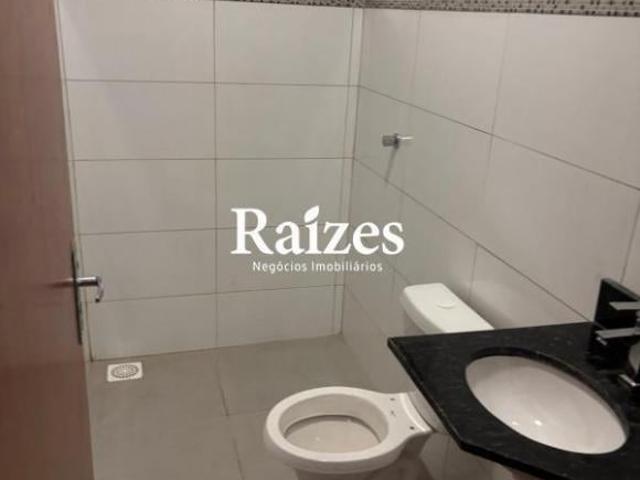 Casa à venda em Cidade Jardim, Uberlândia 2 quartos, 2 vagas, financiamento