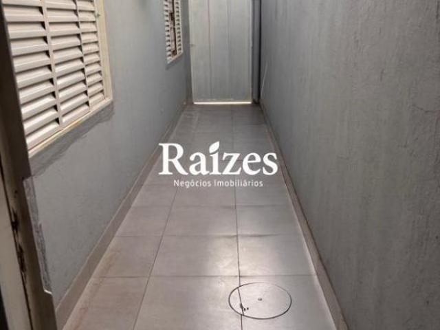 Casa à Venda em Cidade Jardim, Uberlândia – 2 Quartos, Financiamento Disponível