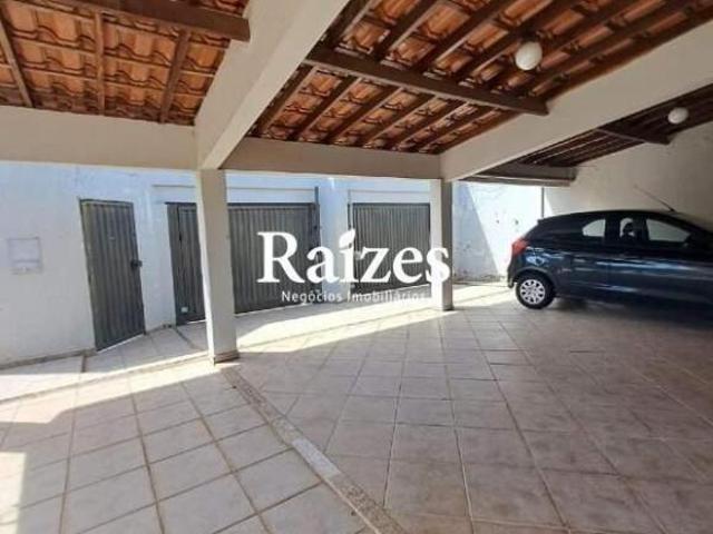 Casa à venda em Cidade Jardim, Uberlândia – 320 m², 4 Vagas, Piscina
