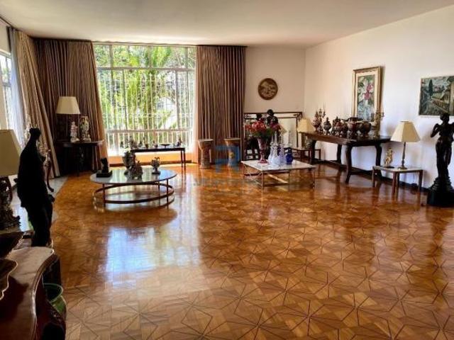 Casa à Venda em Cidade Jardim, Belo Horizonte MG