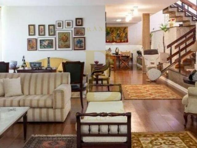 Casa á venda em Cidade Jardim localização excelente! com 381 m², 4 quartos sendo 2 suítes, 4 vagas