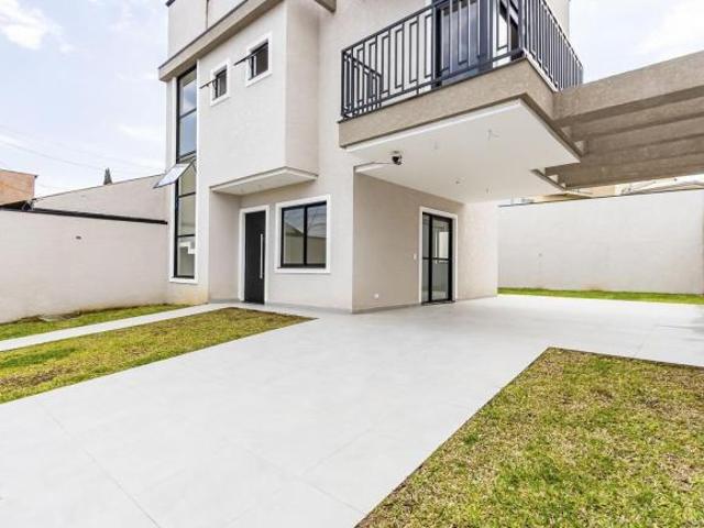 Casa à Venda em Cruzeiro São José dos Pinhais