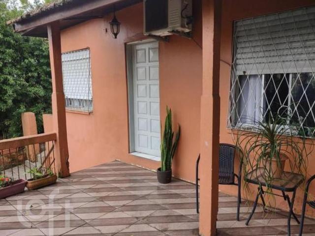 Casa à venda em Cristal com 100 m², 2 quartos, 2 vagas