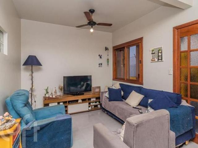 Casa à venda em Cristal com 140 m², 3 quartos, 1 suíte, 2 vagas