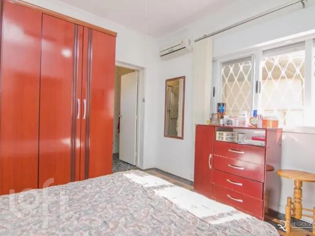 Casa à venda em Cristal com 184 m², 3 quartos, 1 suíte, 4 vagas