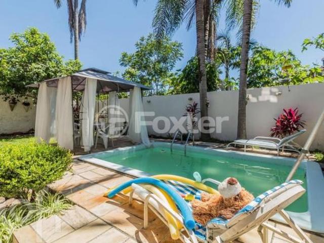 Casa à venda em Cristal com 180 m², 4 quartos, 1 suíte, 4 vagas