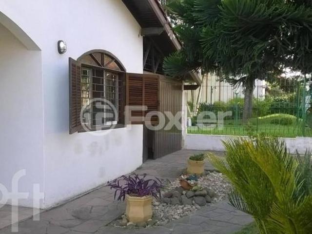 Casa à venda em Cristal com 240 m², 3 quartos, 1 suíte, 4 vagas