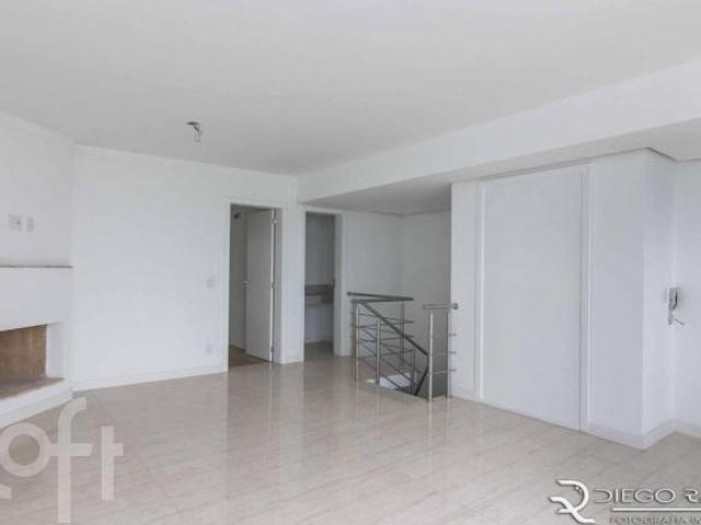 Casa à venda em Cristal com 254 m², 4 quartos, 3 suítes, 3 vagas