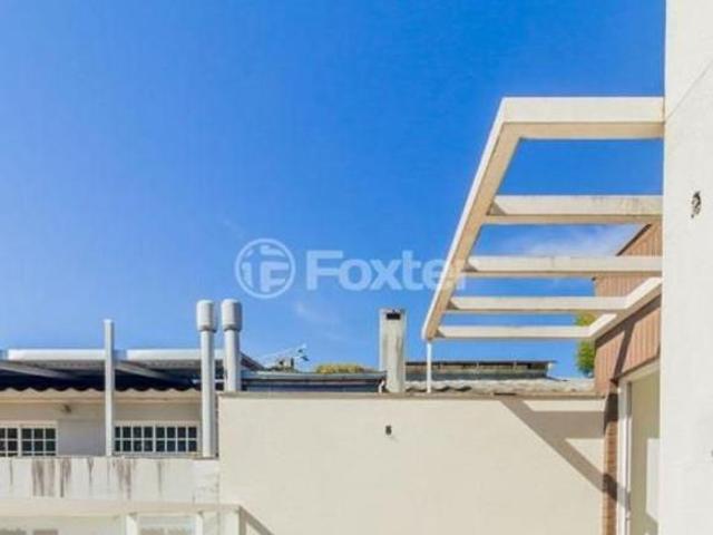 Casa à venda em Cristal com 250 m², 3 quartos, 3 suítes, 3 vagas
