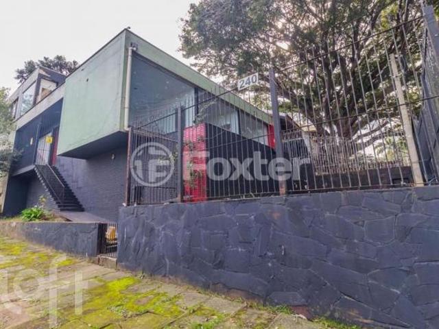 Casa à venda em Cristal com 319 m², 3 quartos, 4 vagas