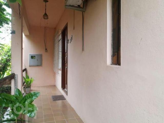 Casa à venda em Cristo Redentor com 60 m², 2 quartos, 1 suíte, 2 vagas