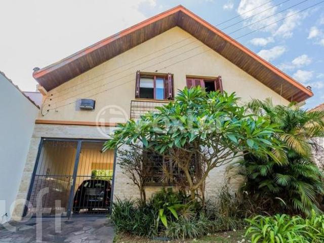 Casa à venda em Cristo Redentor com 196 m², 3 quartos, 3 vagas
