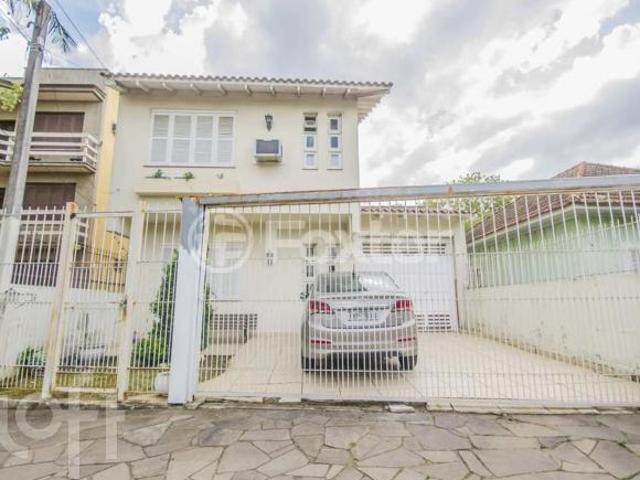 Casa à venda em Cristo Redentor com 260 m², 3 quartos, 1 suíte, 4 vagas