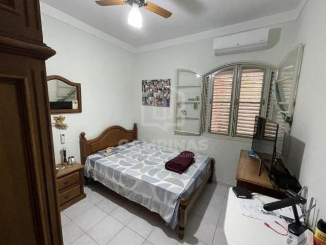 Casa à venda em Amparo, Centro, com 3 quartos, com 297 m²