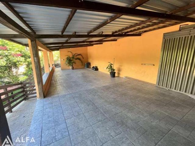Casa à venda em Antônio Carlos, com 3 quartos, 100m²