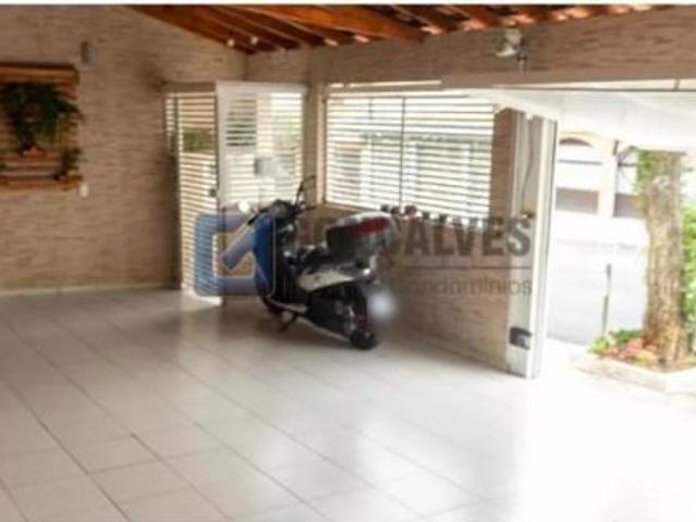 Casa à Venda em Anchieta, SBC – 3 Dormitórios 1 suíte, Espaço Gourmet e 3 Vagas