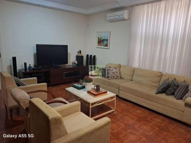 Casa à venda em Anhangabaú