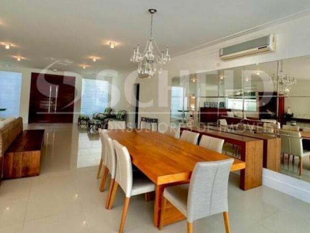 Casa A Venda em Acapulco Guarujá Mobiliada de 750,00m² útil, com 5 quartos