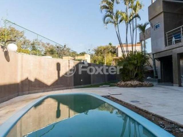 Casa à venda em Agronomia com 600 m², 4 quartos, 3 suítes, 5 vagas