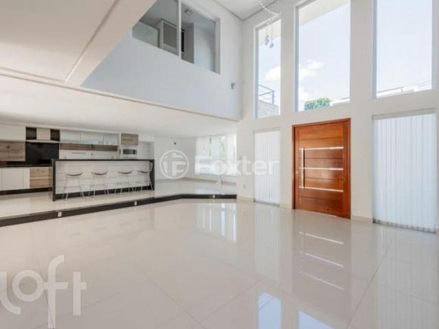 Casa à venda em Agronomia com 396 m², 3 quartos, 3 suítes, 6 vagas