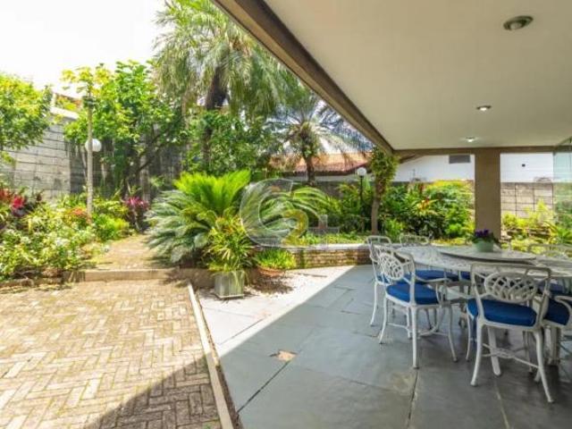 Casa a venda em Alto de Pinheiros 3 quartos 1 suite 4 vagas