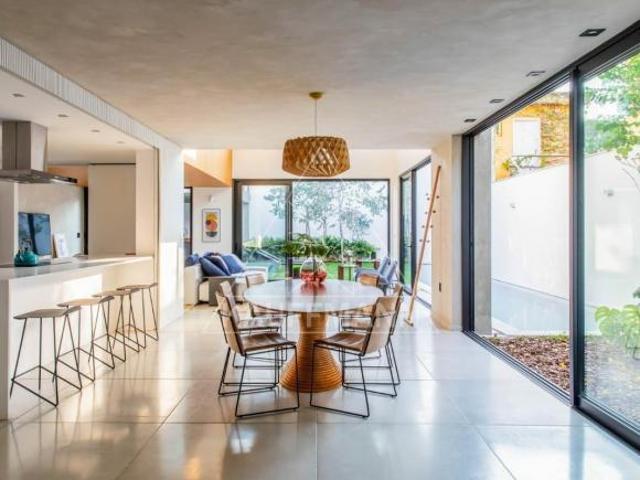 Casa à Venda em Alto de Pinheiros 3 Quartos 3 Suítes 6 Vagas 326m² de Área Construída