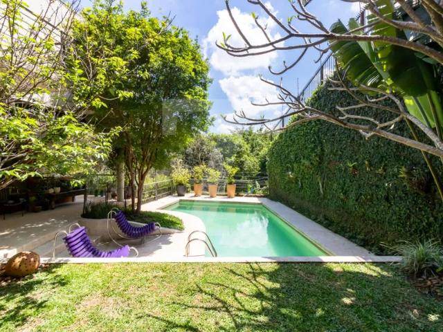 Casa à venda em Alto de Pinheiros