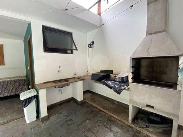 Casa à venda em Alto de Pinheiros