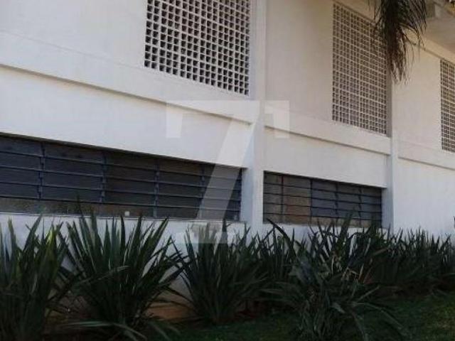 Casa à Venda em Alto de Pinheiros