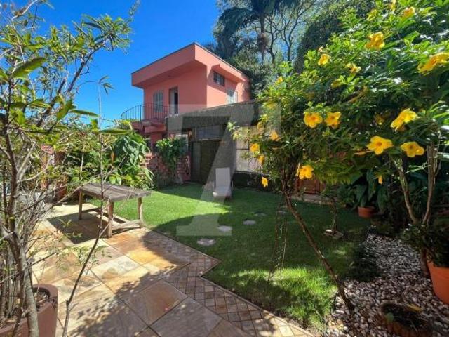 Casa à venda em Alto de Pinheiros