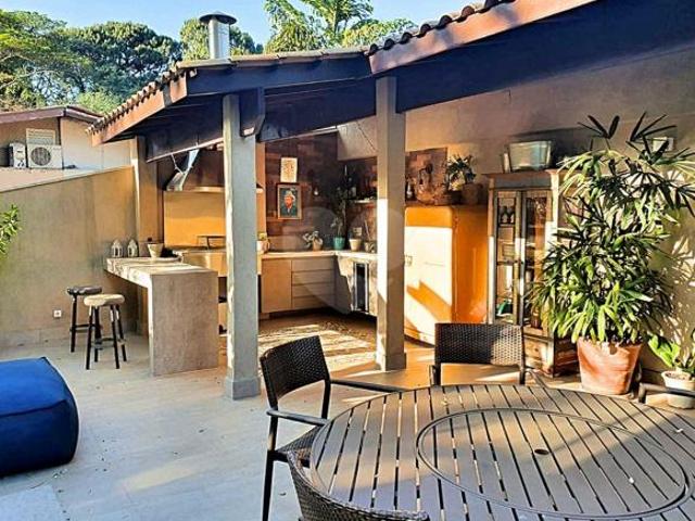 Casa à venda em Alto de Pinheiros