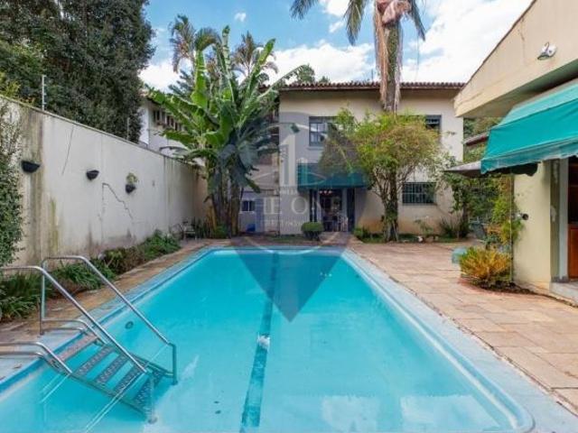 Casa à venda em Alto de Pinheiros, São Paulo SP: 4 quartos, 2 suítes, 2 salas, 6 banheiros, 6 vagas