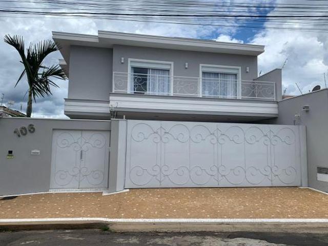 Casa à venda em alto padrão no Parque das Orquídeas