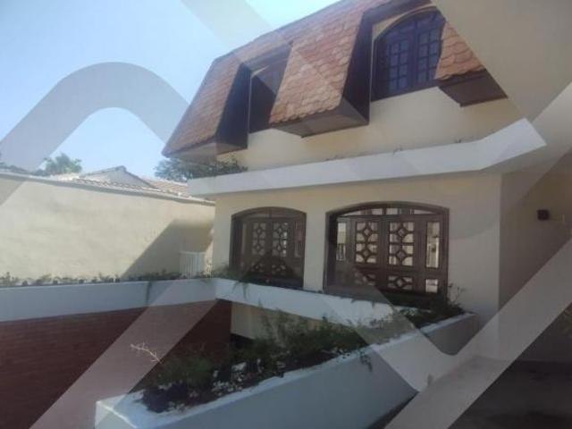 Casa a venda em Aldeia da Serra, com 4 dormitórios à venda, 472 m² por R$ 2.600.000 Aldeia da Serr