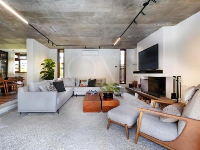 Casa à venda em Alphaville