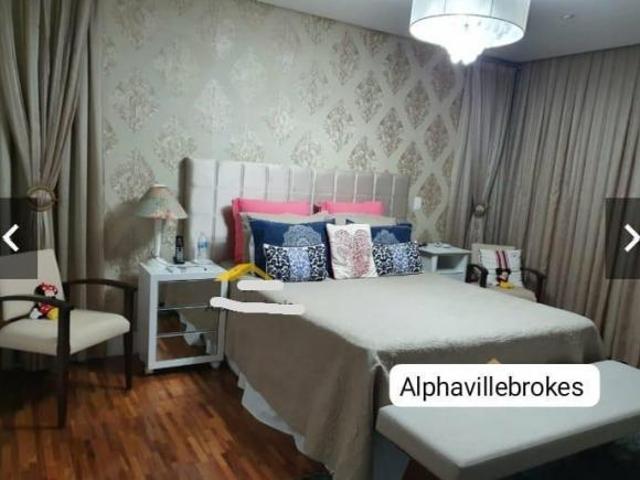 CASA A VENDA EM ALPHAVILLE