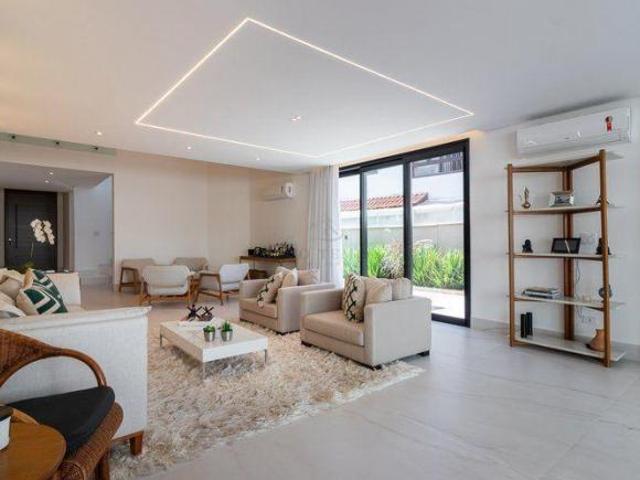 Casa à venda em Alphaville 0 com 5 suítes e área gourmet