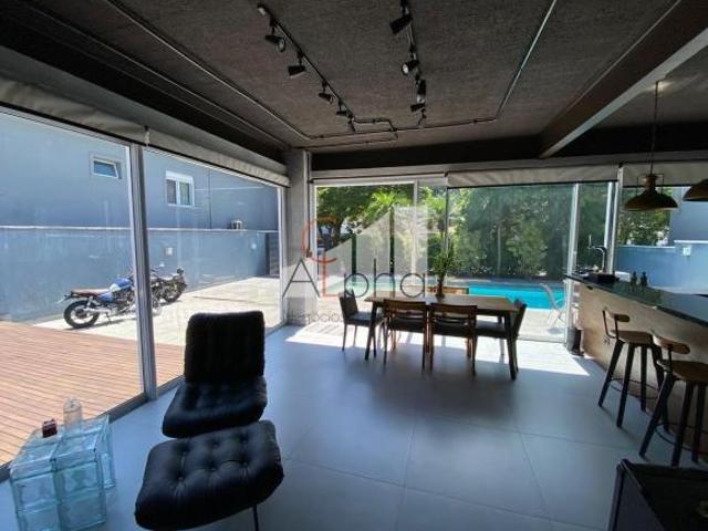 Casa à venda em Alphaville